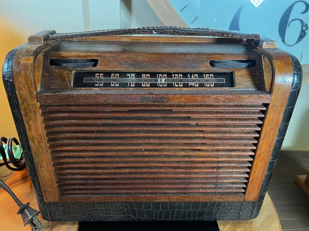 Vintage PHILCO, Wood Case Radio, 12.5", WORKS, With Eveready Battery ...