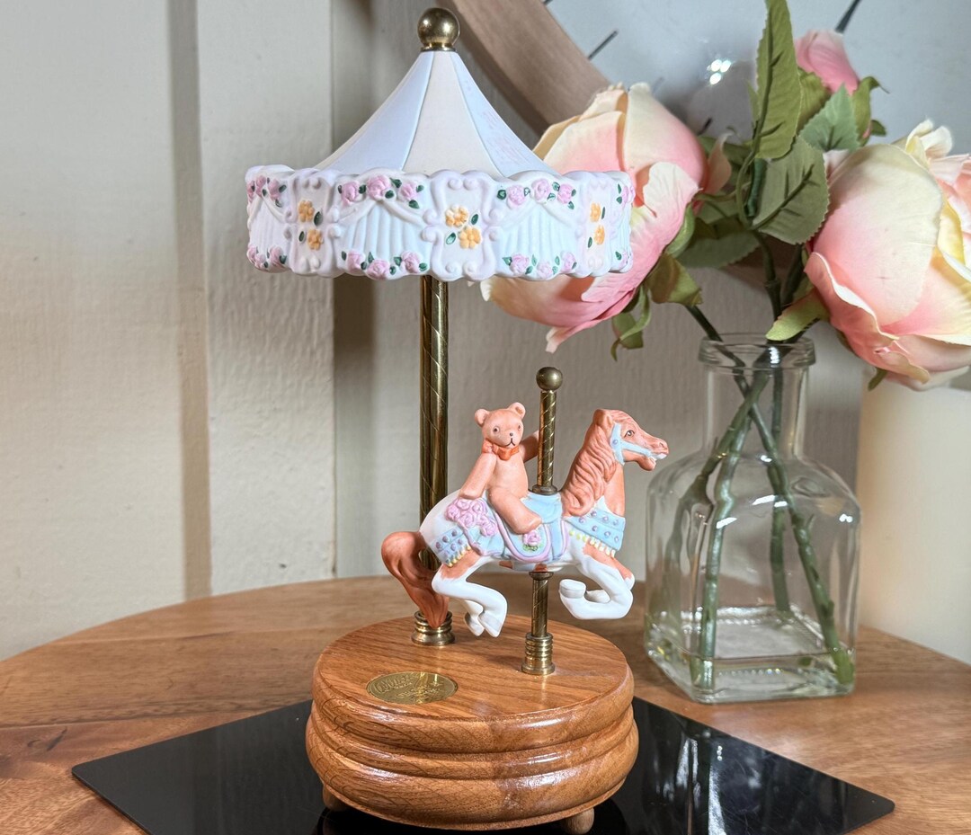 Carousel, Music Box, Musical, Rotating Horse, Plays 