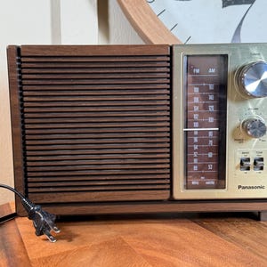 Vintage, Large, Brown, Wood Tone Cabinet, Panasonic, AM/FM, Table Radio ...