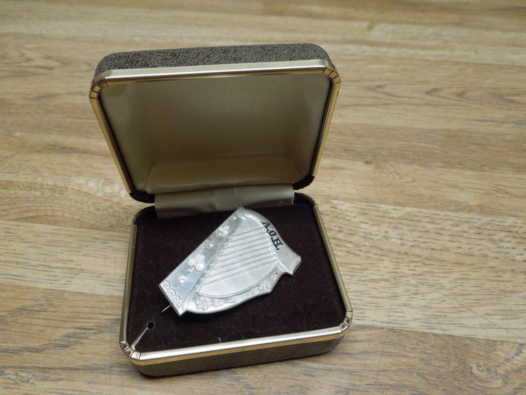 Antique Ancient Order of Hibernians Silver Harp Pin - Etsy