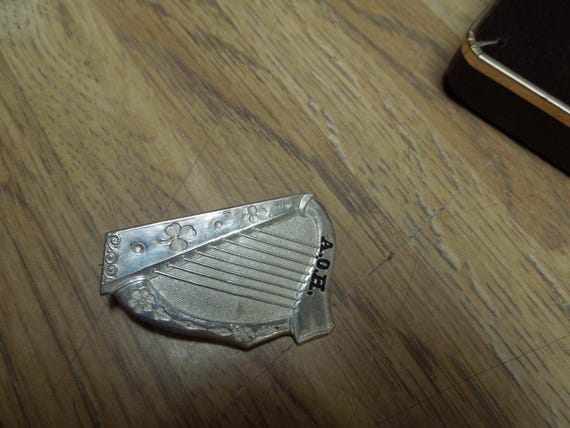 Antique Ancient Order of Hibernians Silver Harp Pin - Gem