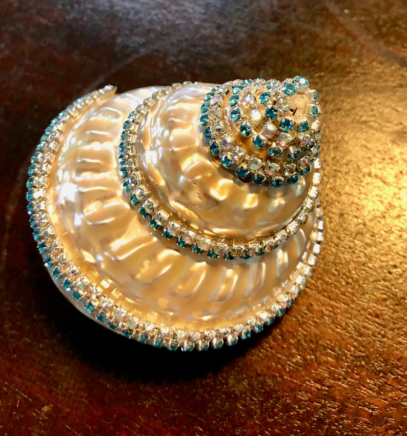 Polished Turbo Shell Pearl Color Embellished With Rhinestone - Etsy