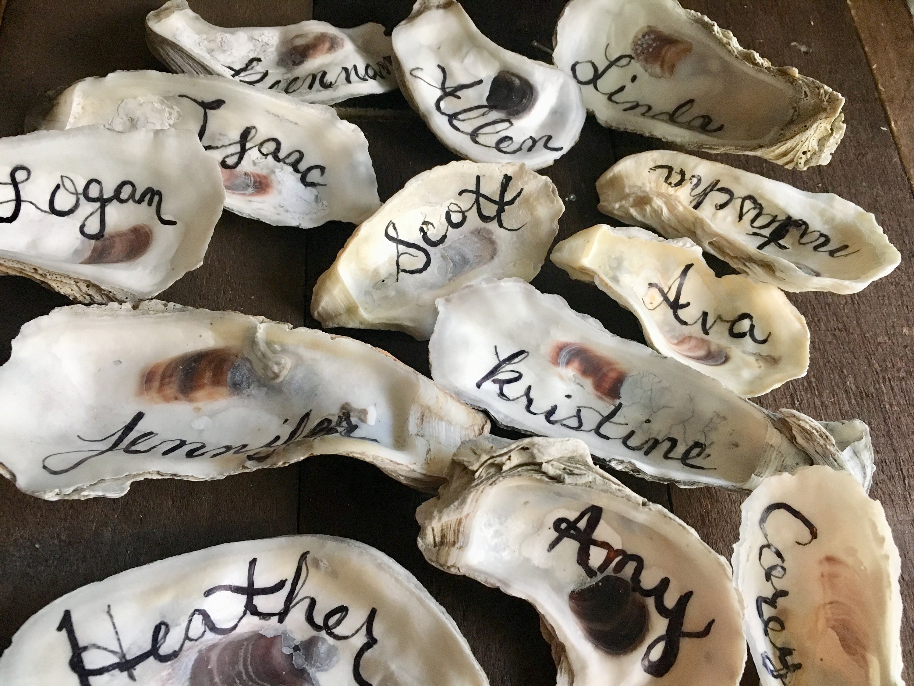 Personalized Natural Oyster Shell / Place Cards / Name Place | Etsy
