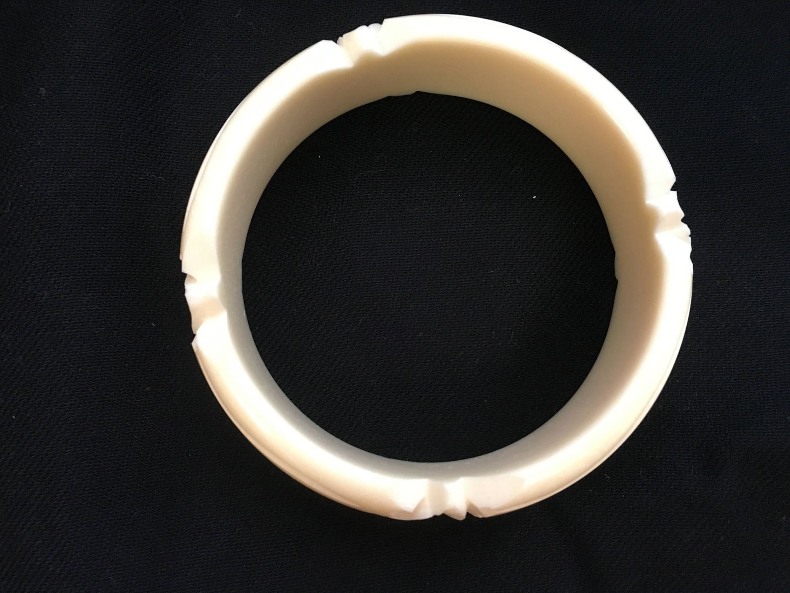 Art déco Français galalithe ou caséine sculpté Bracelet jonc - Etsy France