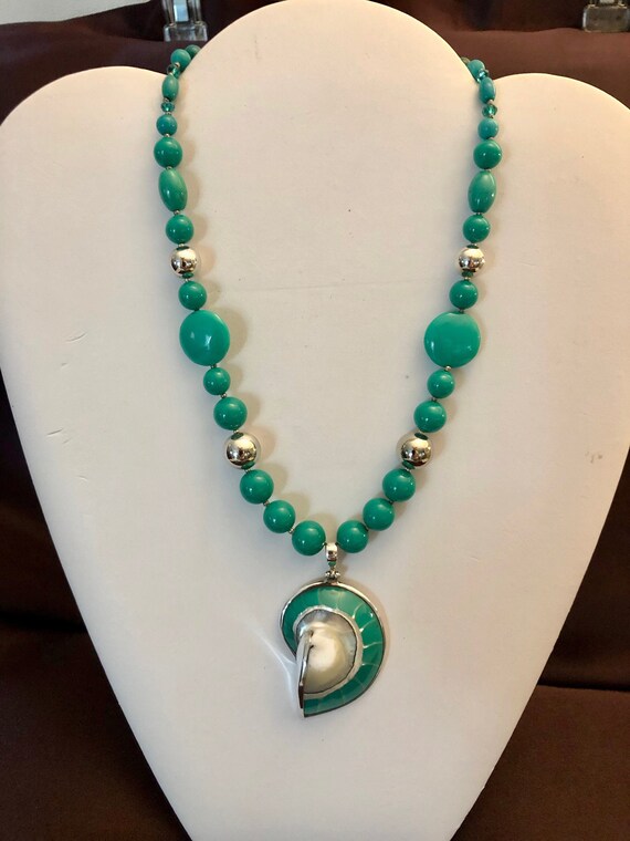 Gorgeous Vintage Green Nautilus Shell Necklace - Etsy