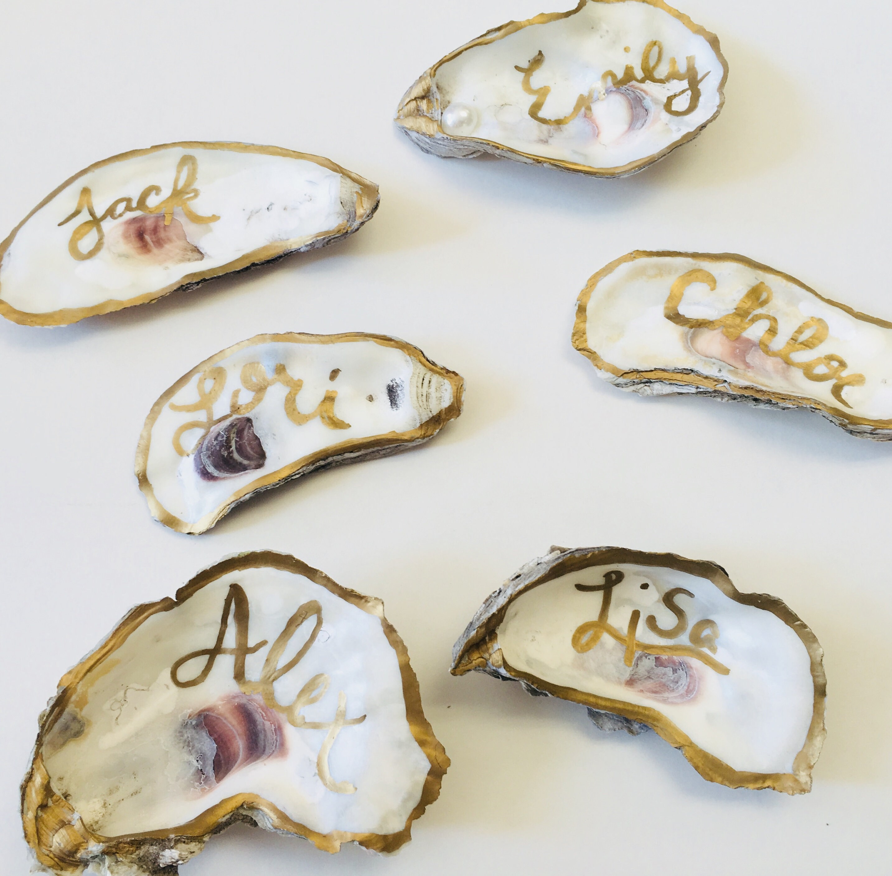 Personalized Natural Oyster Shell Place Card Holders / Name - Etsy