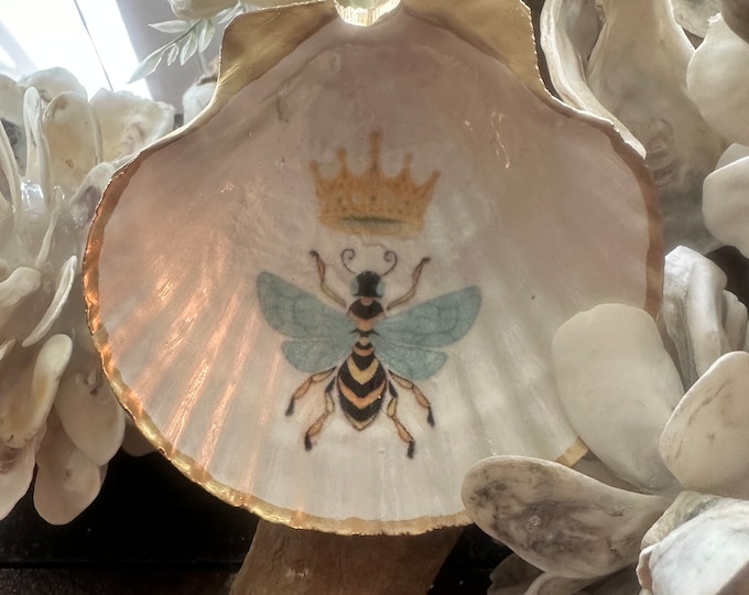 Queen Bee Scallop Shell, Trinket Dish, Jewelry Holder, Home Decor, Gift ...