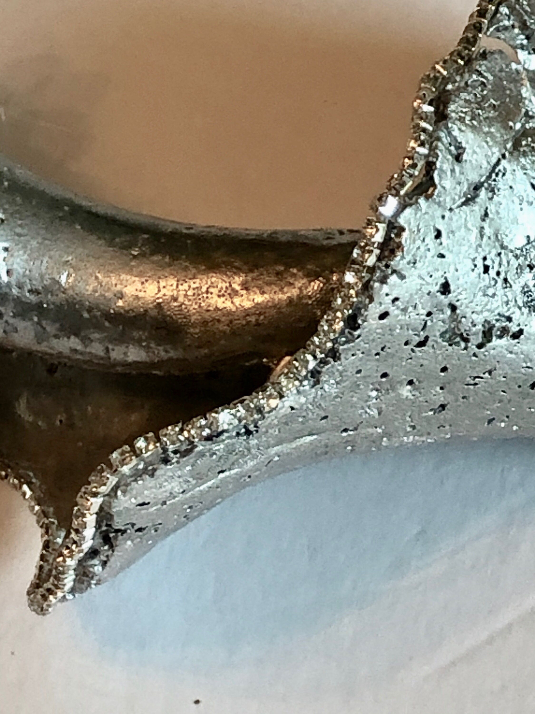 Kintsugi - the Art of Precious Scars Coastal Decor, Beaten and Broken ...