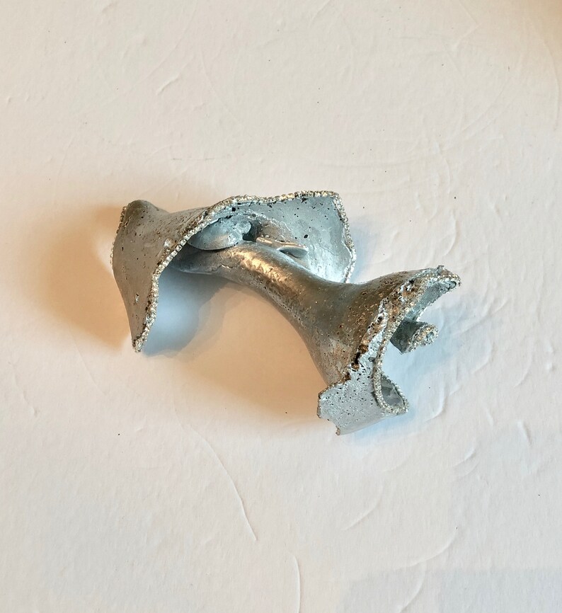 Kintsugi - the Art of Precious Scars Coastal Decor, Beaten and Broken ...