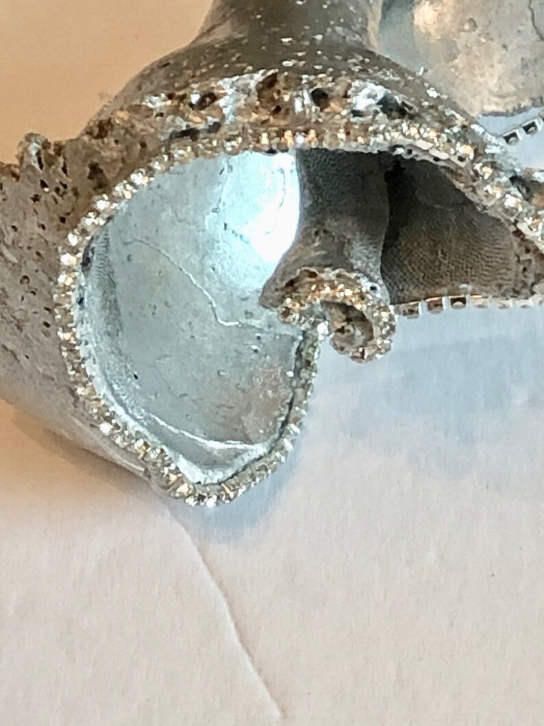 Kintsugi - the Art of Precious Scars Coastal Decor, Beaten and Broken ...