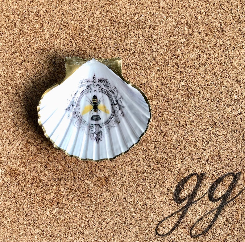 Queen Bee Large Decorated Scallop Shell Trinket Dish Jewelry - Etsy