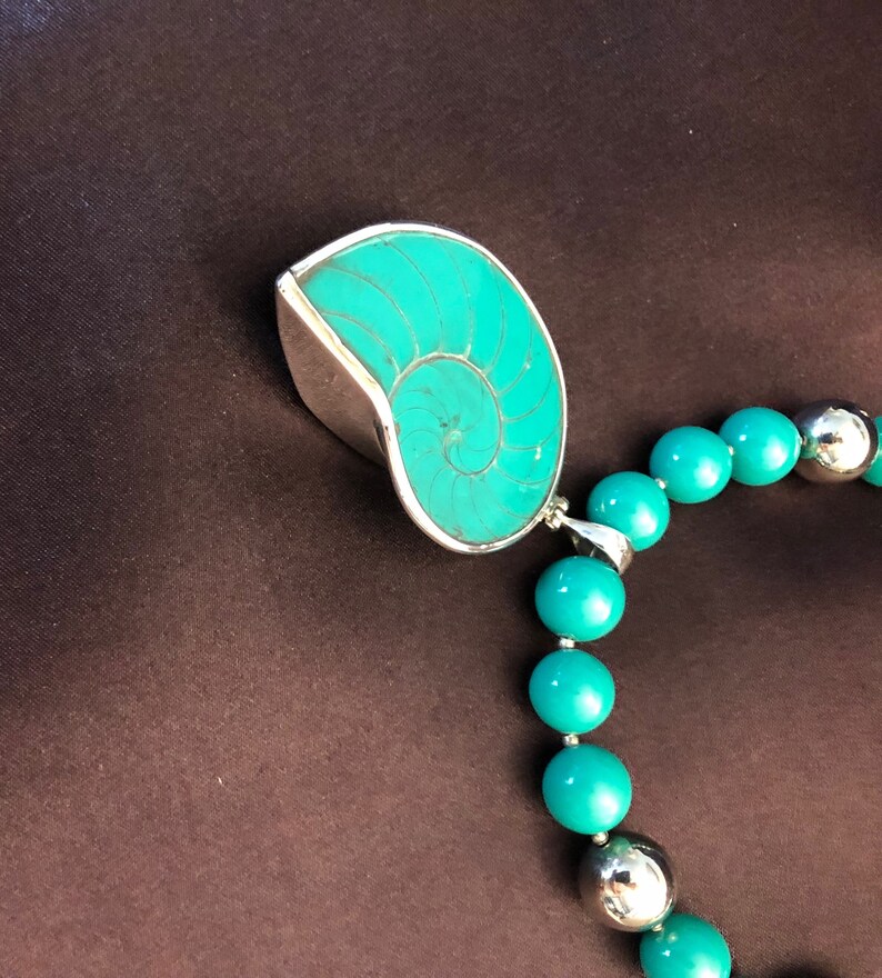 Gorgeous Vintage Green Nautilus Shell Necklace - Etsy