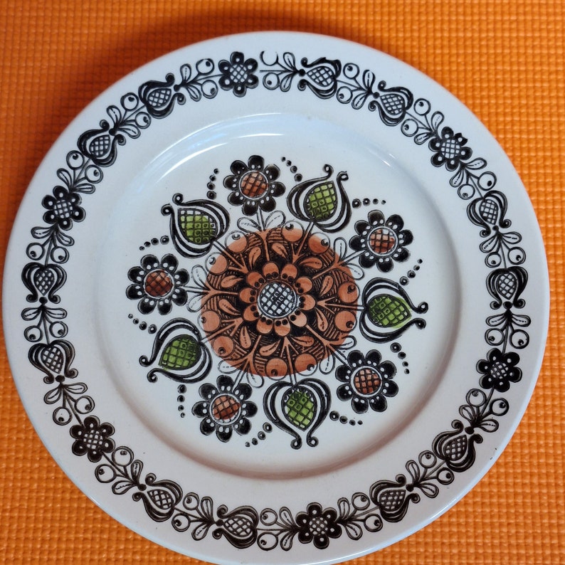 Kathie Winkle Dinnerware, Kathie Winkle Ironstone England Broadhurst ...