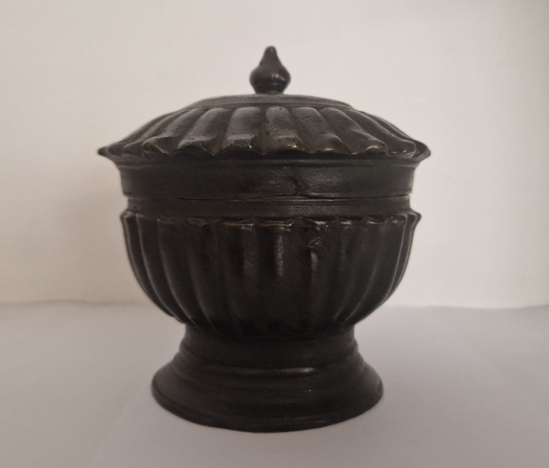 Bronze Pandan or Paan Box 17th Century - Etsy