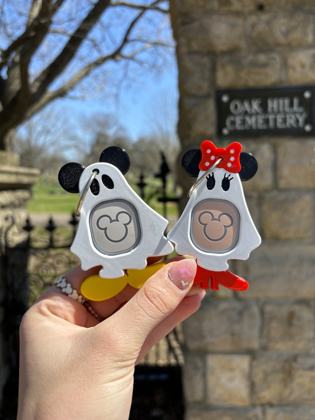 Ghost Mouse Magic Band Buddy Plus - Disney Magicband+ Plus Puck Holder ...