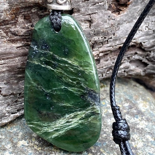 Canadian JADE PENDANT 40mm - Etsy
