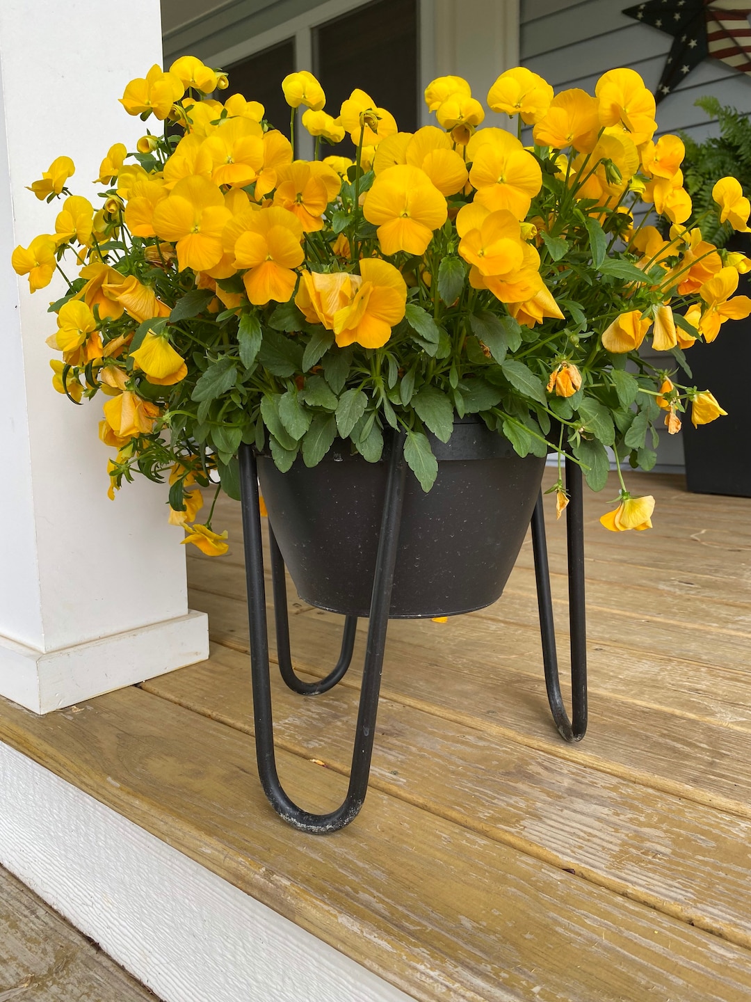 Industrial Farmhouse Elevated Planter, Metal Plant Pot Holder - Etsy