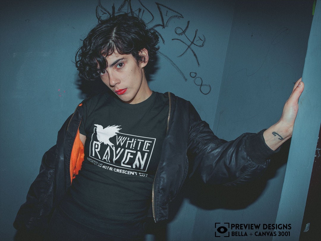 White Raven Shirt Crescent City Bryce Quinlan, House of Earth and Blood ...