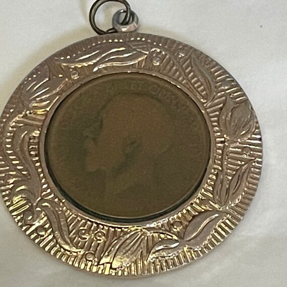 Commemorative medallion pendant Queen Elizabeth II an… - Gem