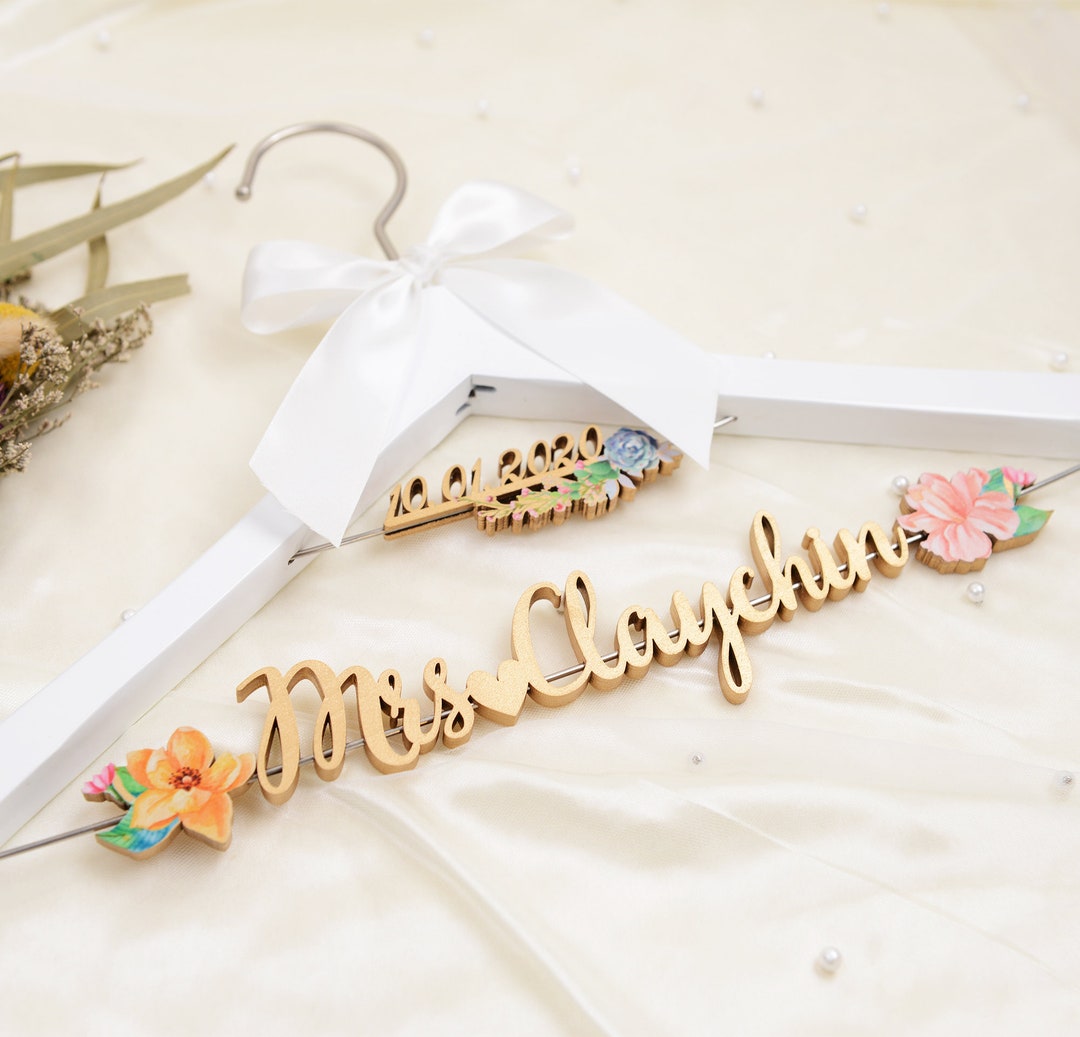 Floral Bridal Hanger, Wedding Hanger for Bride, Personalized Bridal ...
