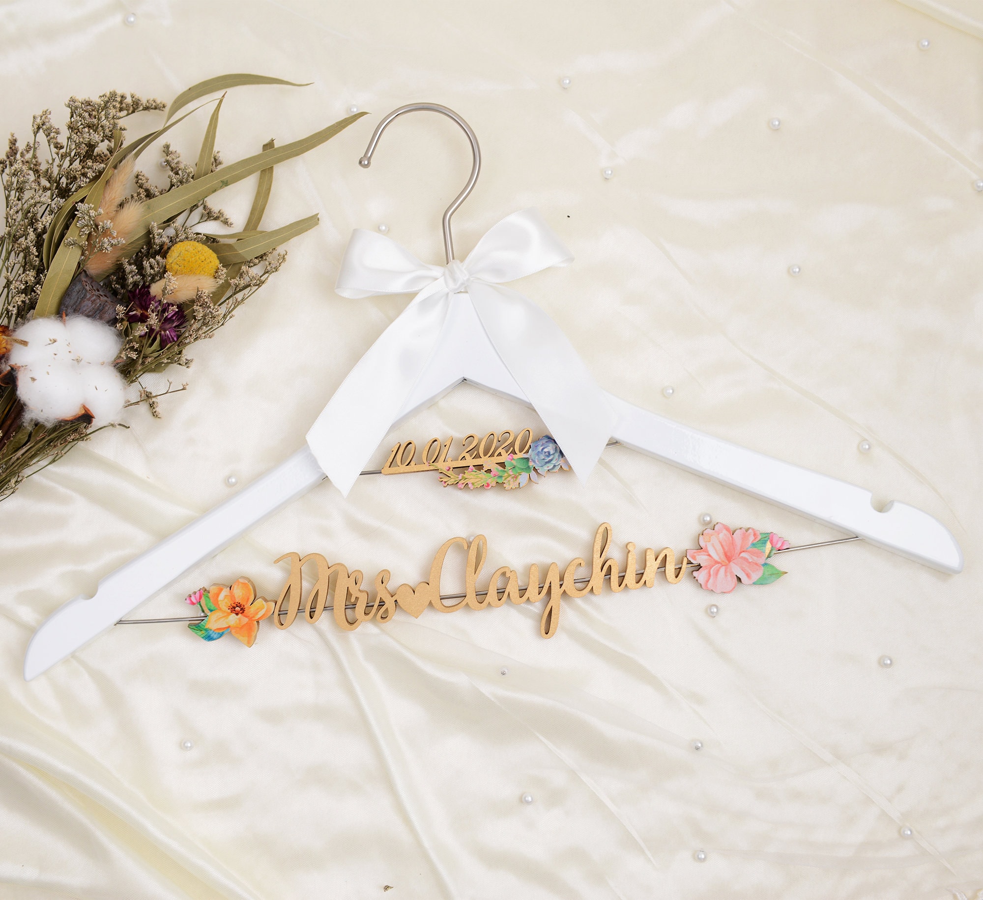 Floral Bridal Hanger, Wedding Hanger for Bride, Personalized Bridal ...