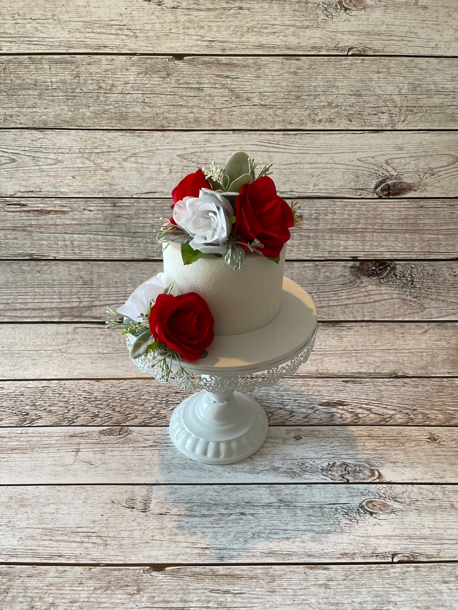 Red and White Rose Wedding Cake Topper Wedding Cake - Etsy
