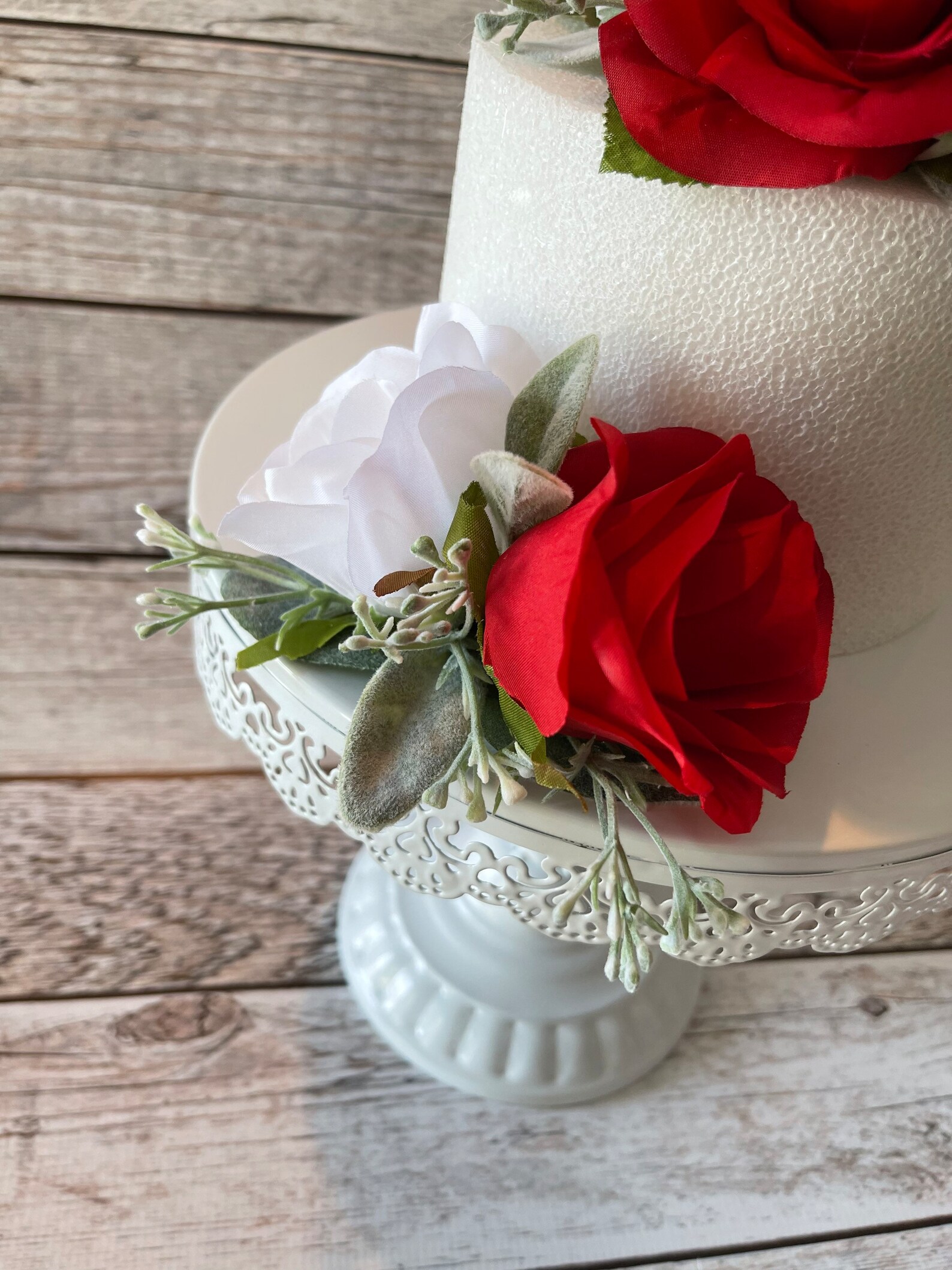 Red and White Rose Wedding Cake Topper Wedding Cake - Etsy