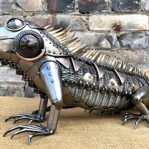 Iguana Unique Handcrafted Metal Sculpture Made With Welded Chains and ...