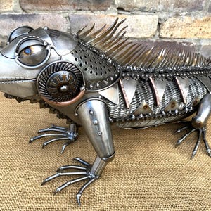 Iguana Unique Handcrafted Metal Sculpture Made With Welded Chains and ...