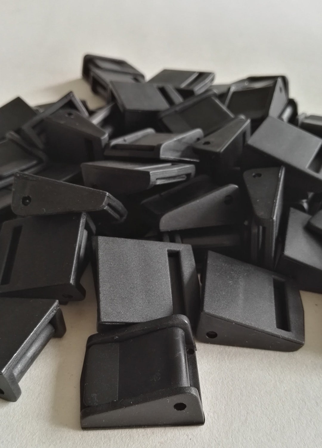 Plastic Flap Buckles, Choose Pack of 50 or Pack of 30, 20mm Black ...