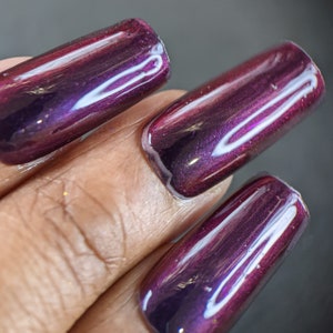 Multichrome Red Nail Polish With a Black to Purple Colorshift | Red ...