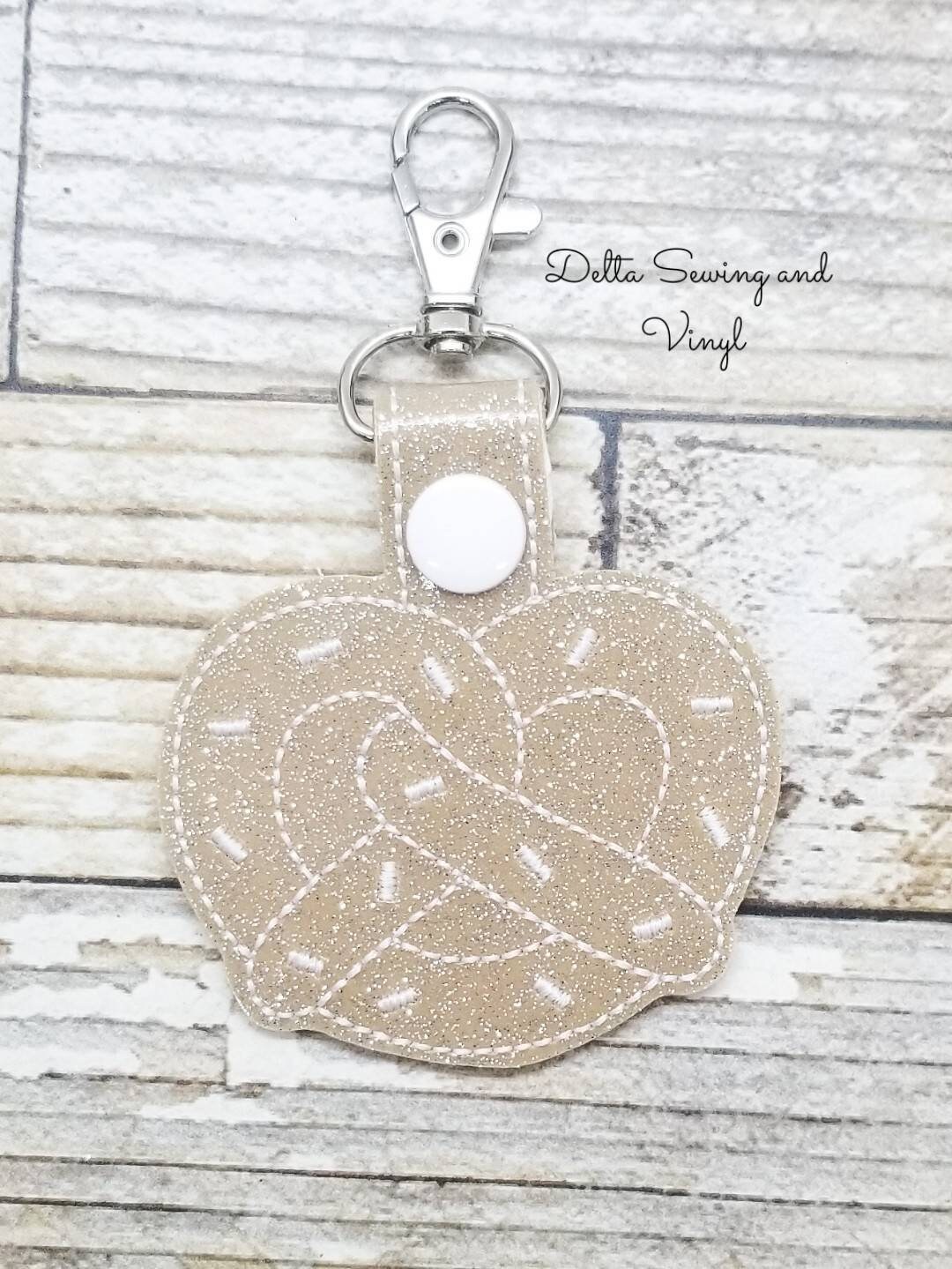 Pretzel Keychain, Soft Pretzel Key Fob, Salted Pretzel Charm, Food ...