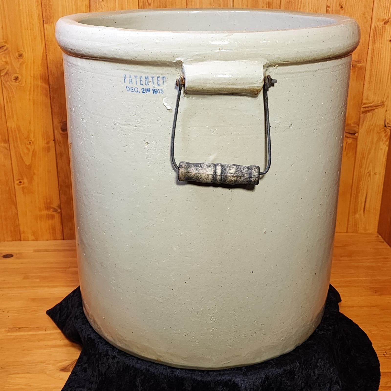 Vintage Red Wing 10 Gallon Crock With 6 Wing and Handles Circa 1906 ...