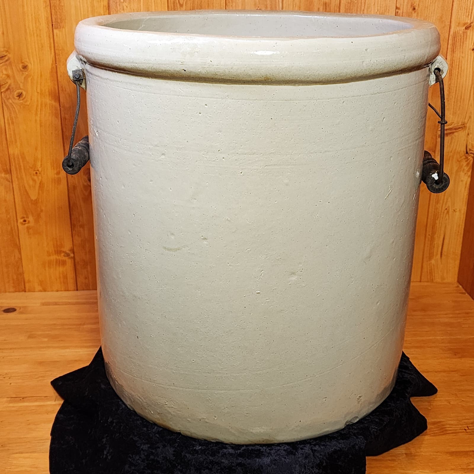 Vintage Red Wing 10 Gallon Crock With 6 Wing and Handles Circa 1906 ...
