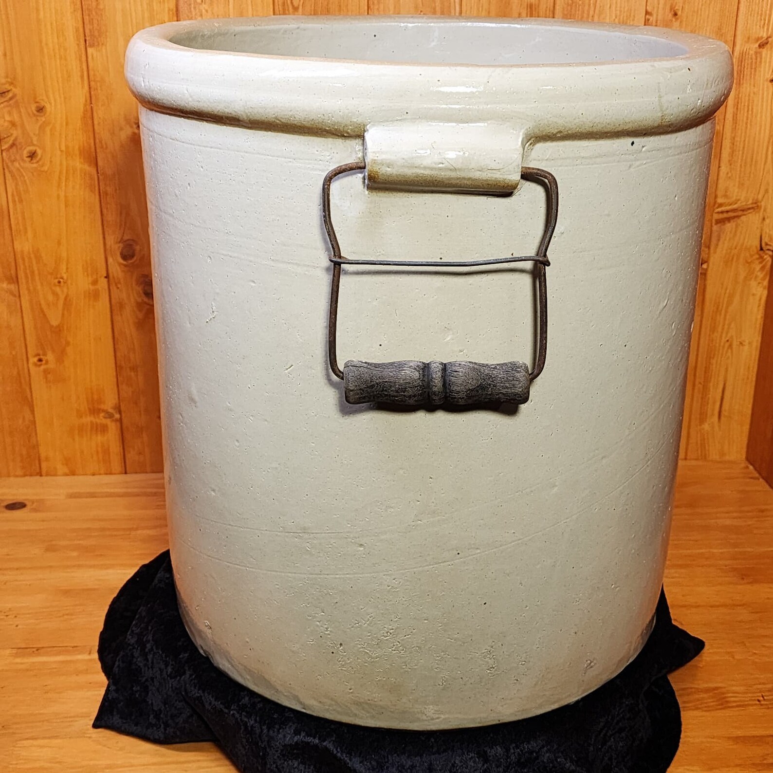 Vintage Red Wing 10 Gallon Crock With 6 Wing and Handles Circa 1906 ...