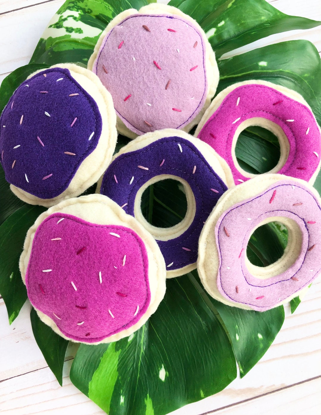 Cat Donut Toy With Catnip, Felt / Jouet Pour Chat Avec Herbe à Chat ...