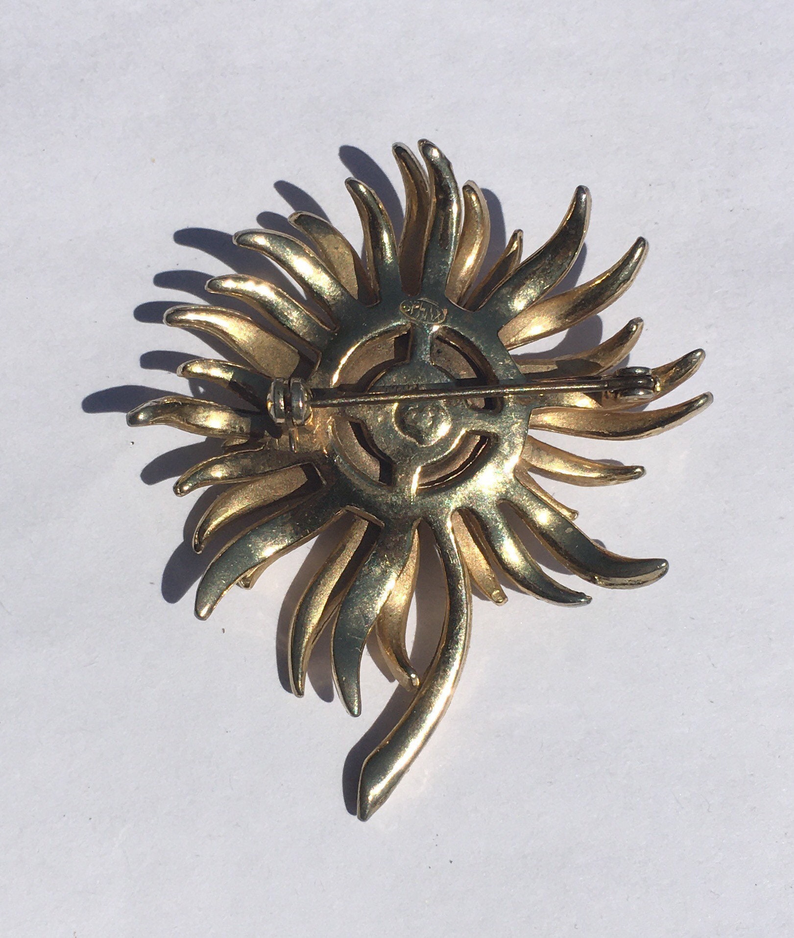 Vintage Sphinx Flower Brooch - Etsy