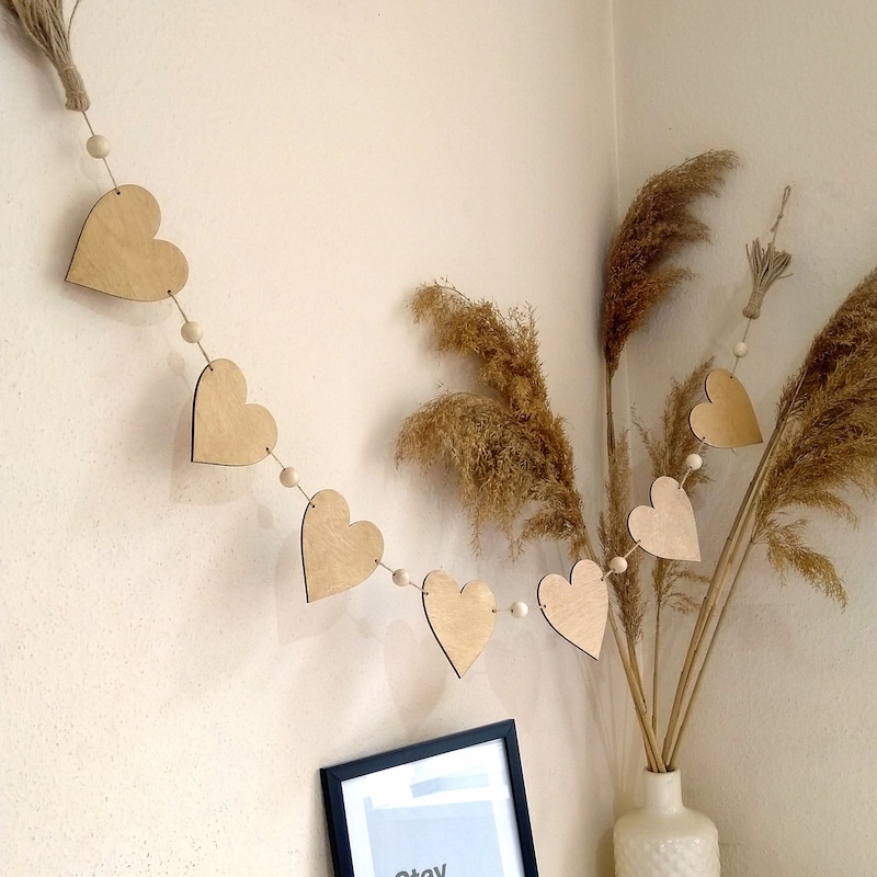 Red Heart Garland - Etsy