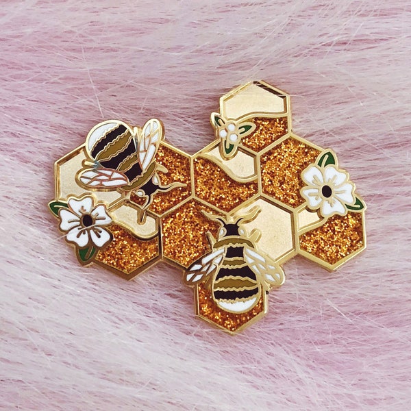 Bee Lapel Pin - Etsy