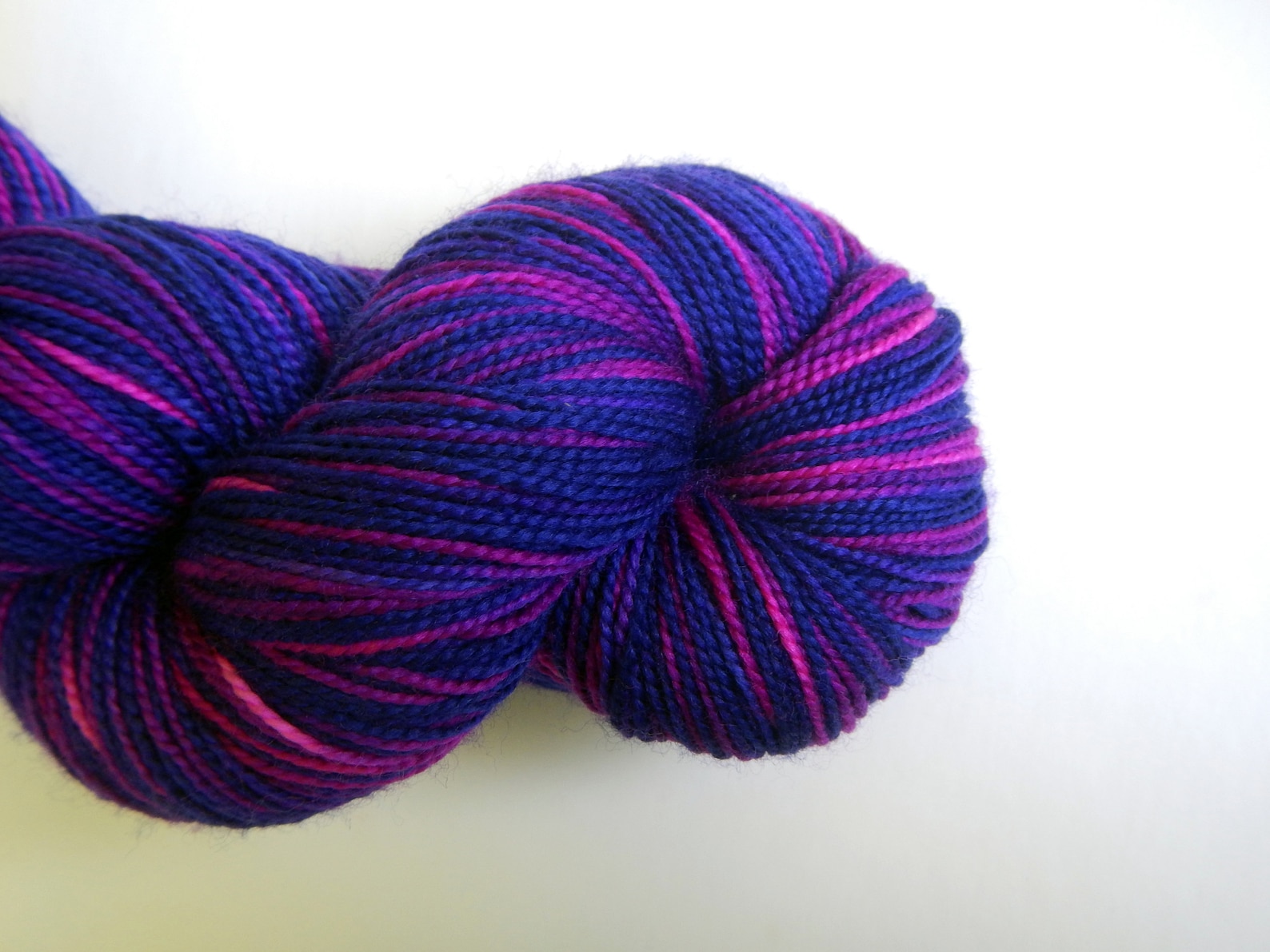 Hand Dyed Pink Purple Violet Variegated 100% Merino Superwash Sock Yarn ...