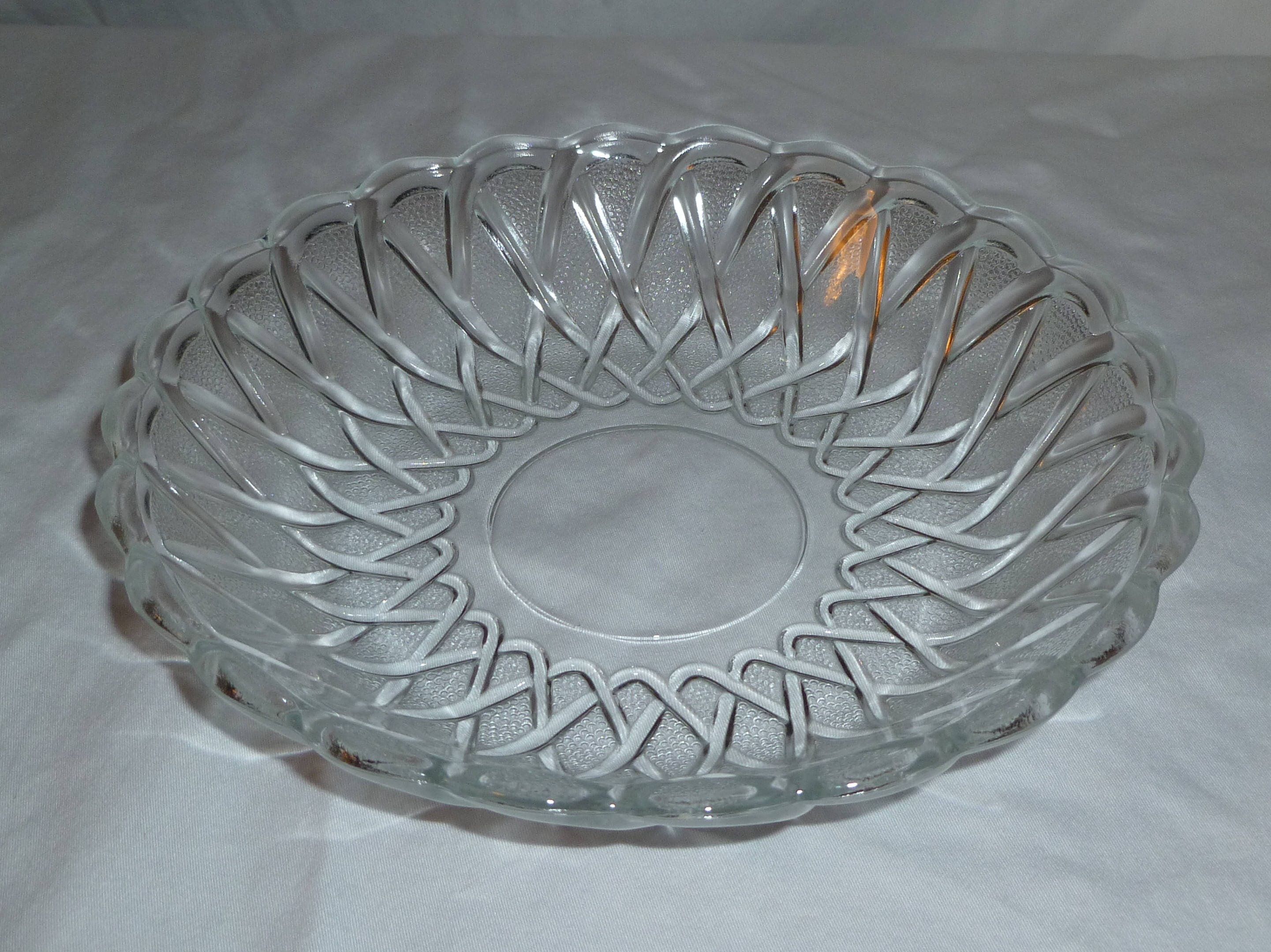Vintage Pretzel Glass Bowl - Etsy