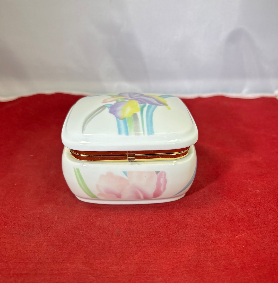 Vintage-music Box-white-purple-flower-sankyo-san Francisco-japan-hinged ...