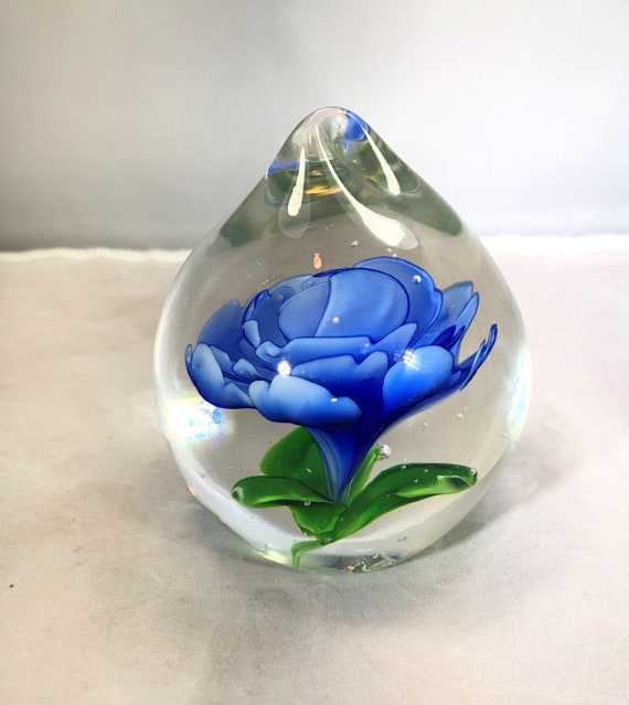 Glass home decor store