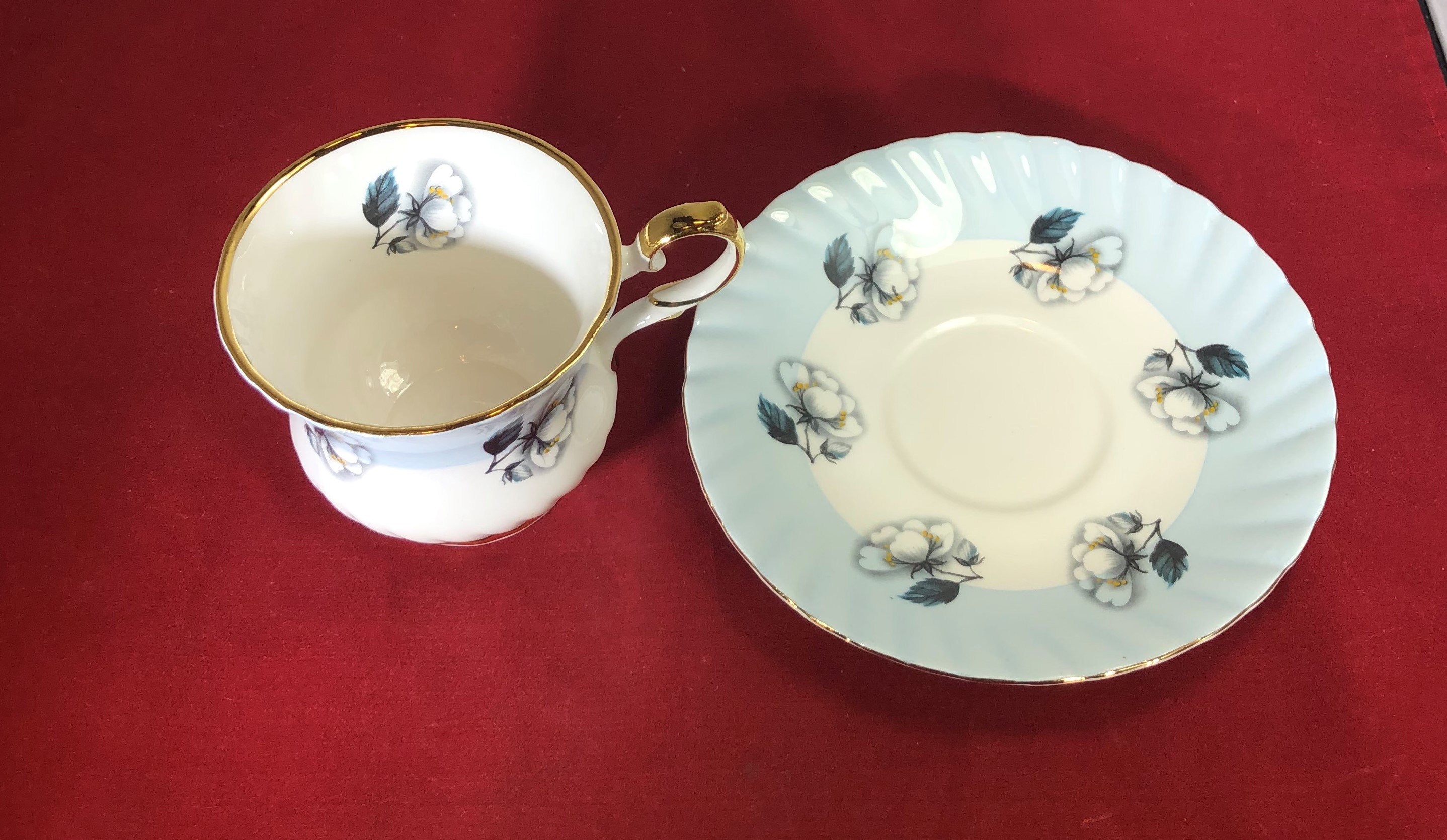 Vintage-Elizabeth-Fine Bone China-England-Teacup-Saucer-White | Etsy México