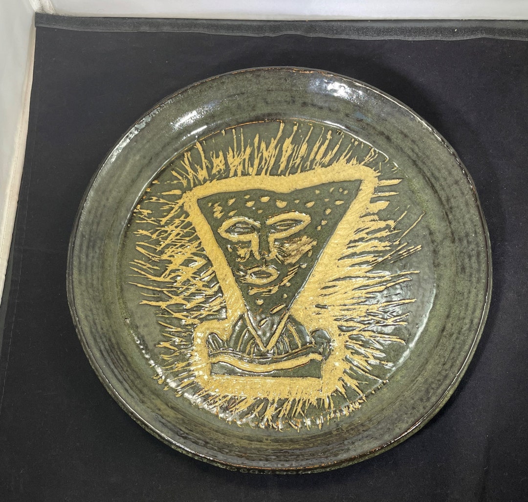 Vintage-plate-platter-pottery-face-black-signed-home Decor - Etsy