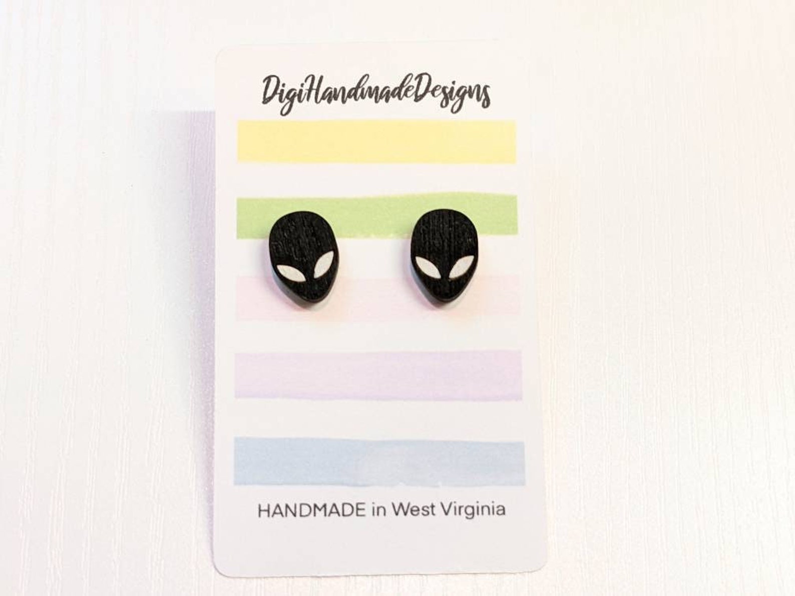 Alien Head Earrings // Black and White Aliens / ET Studs / - Etsy