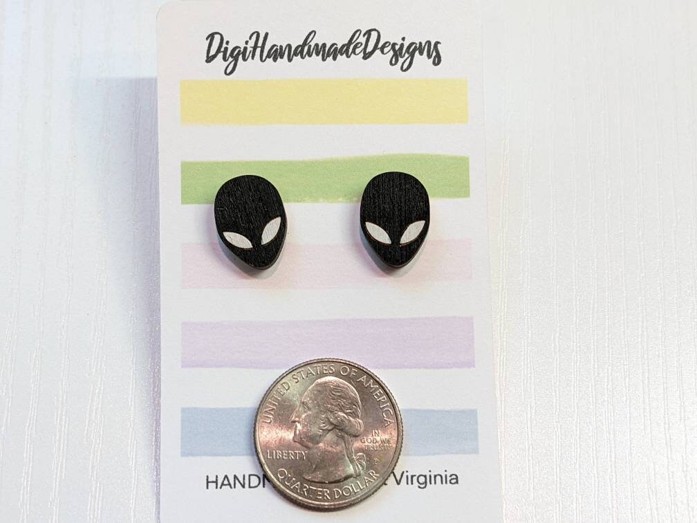 Alien Head Earrings // Black and White Aliens / ET Studs / - Etsy