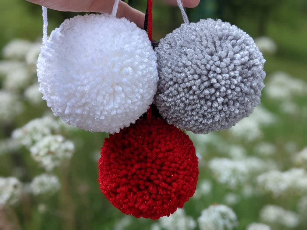 Pompones brillantes de gran tamaño pompones especiales | Etsy