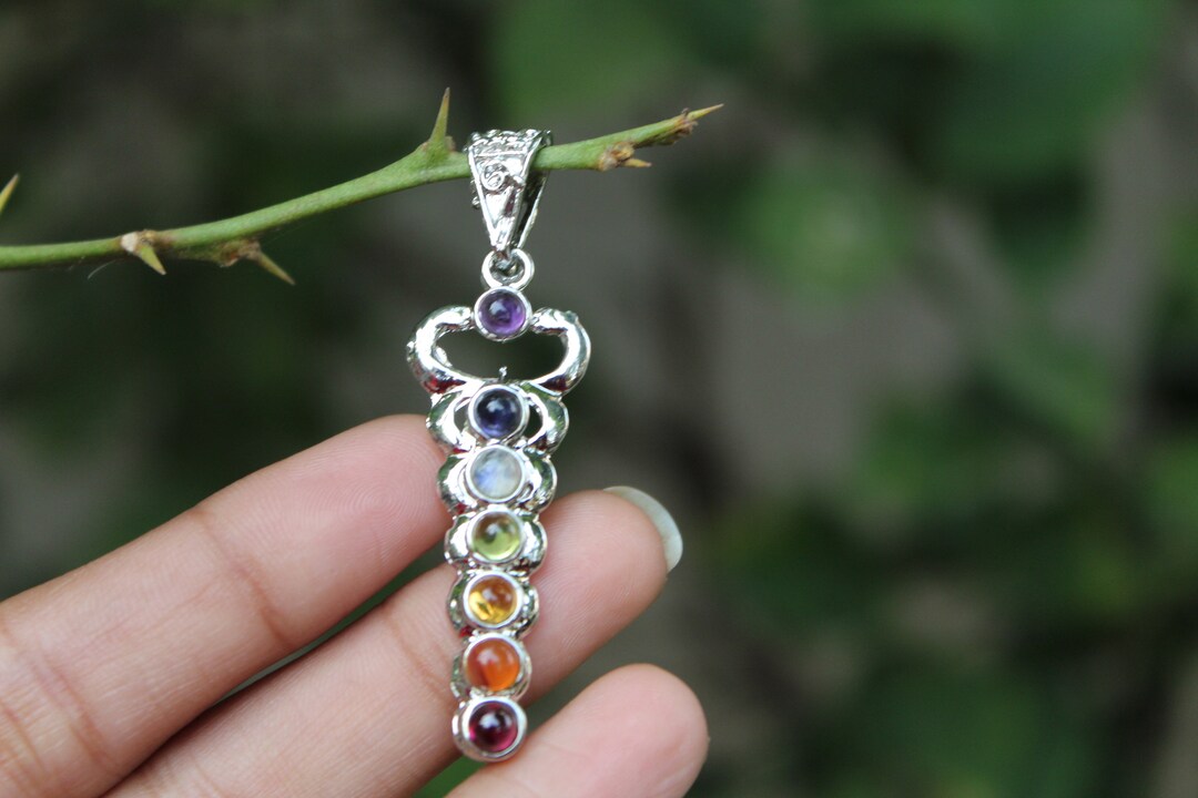 Hijet Exclusive Light Weight Chakra Pendant for Healing, Chakra ...