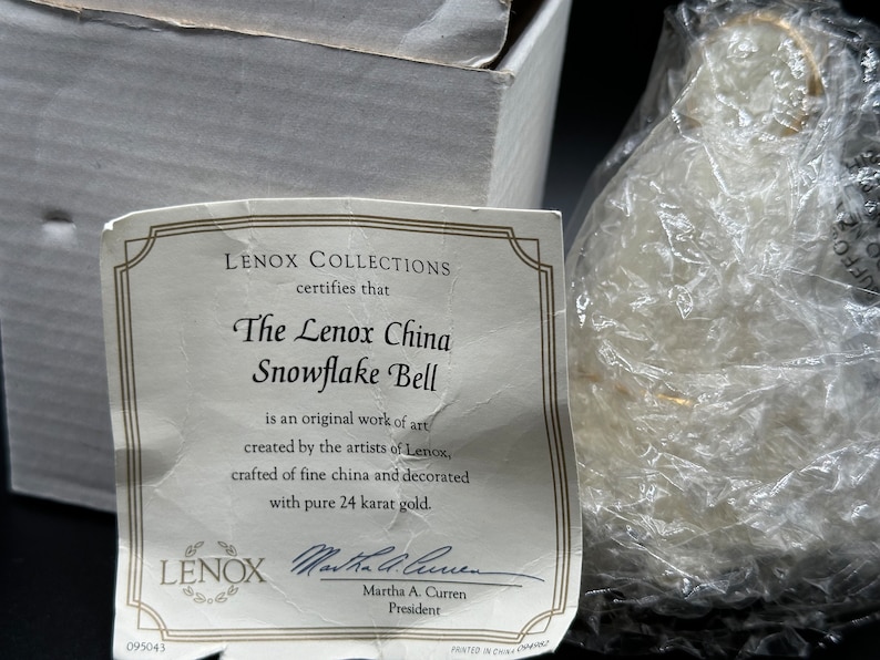 Vintage Lenox the Lenox China SNOWFLAKE Bell W/24 Carat Gold Fine China ...